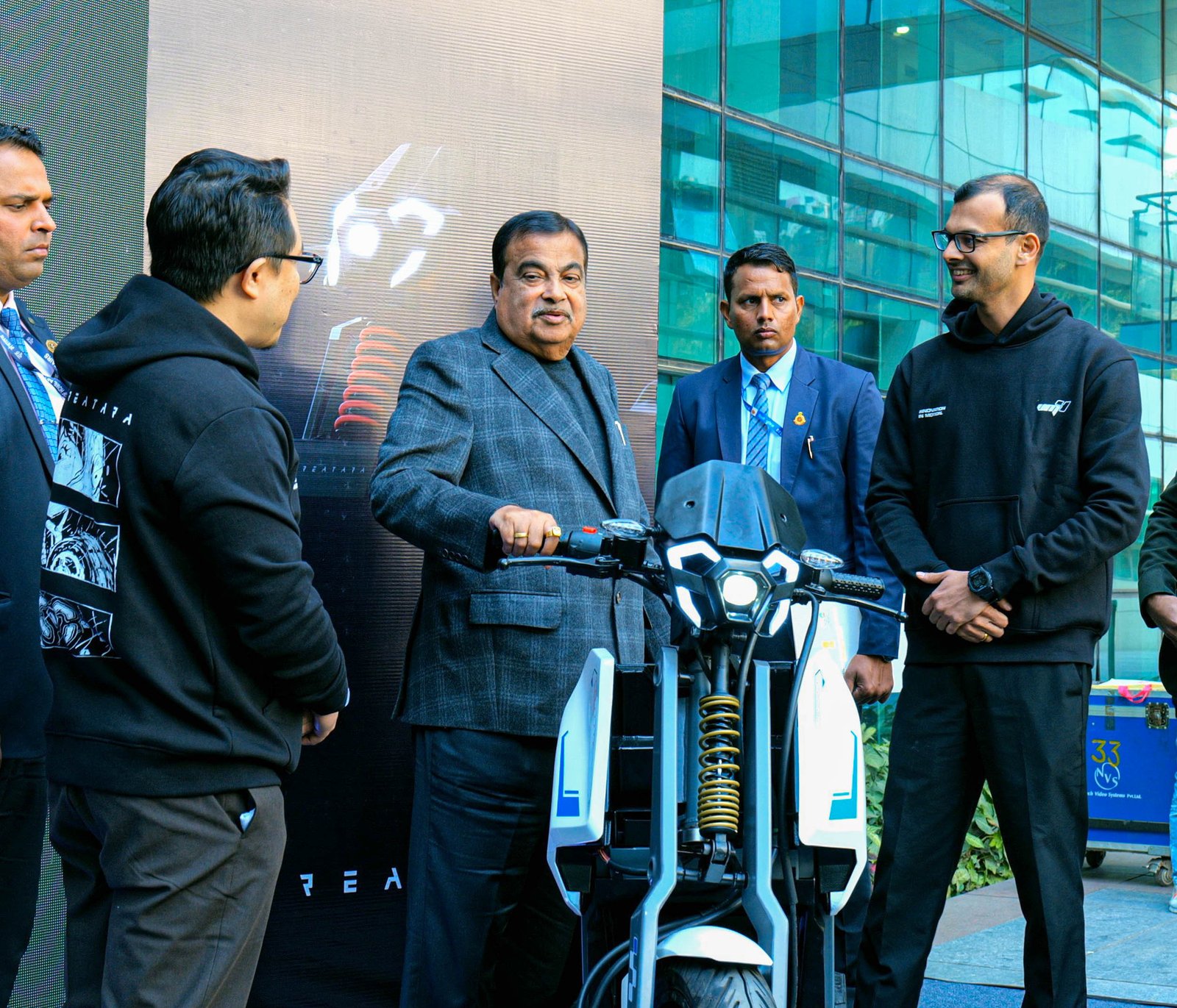 Creatara Mobility Unveils Revolutionary Electric Two-Wheelers IN40 and ...